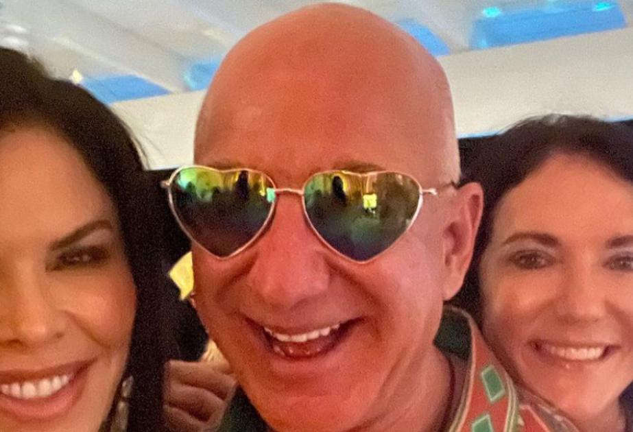 Αυτό το πρωτοχρονιάτικο look του Jeff Bezos έγινε viral [εικόνες ...